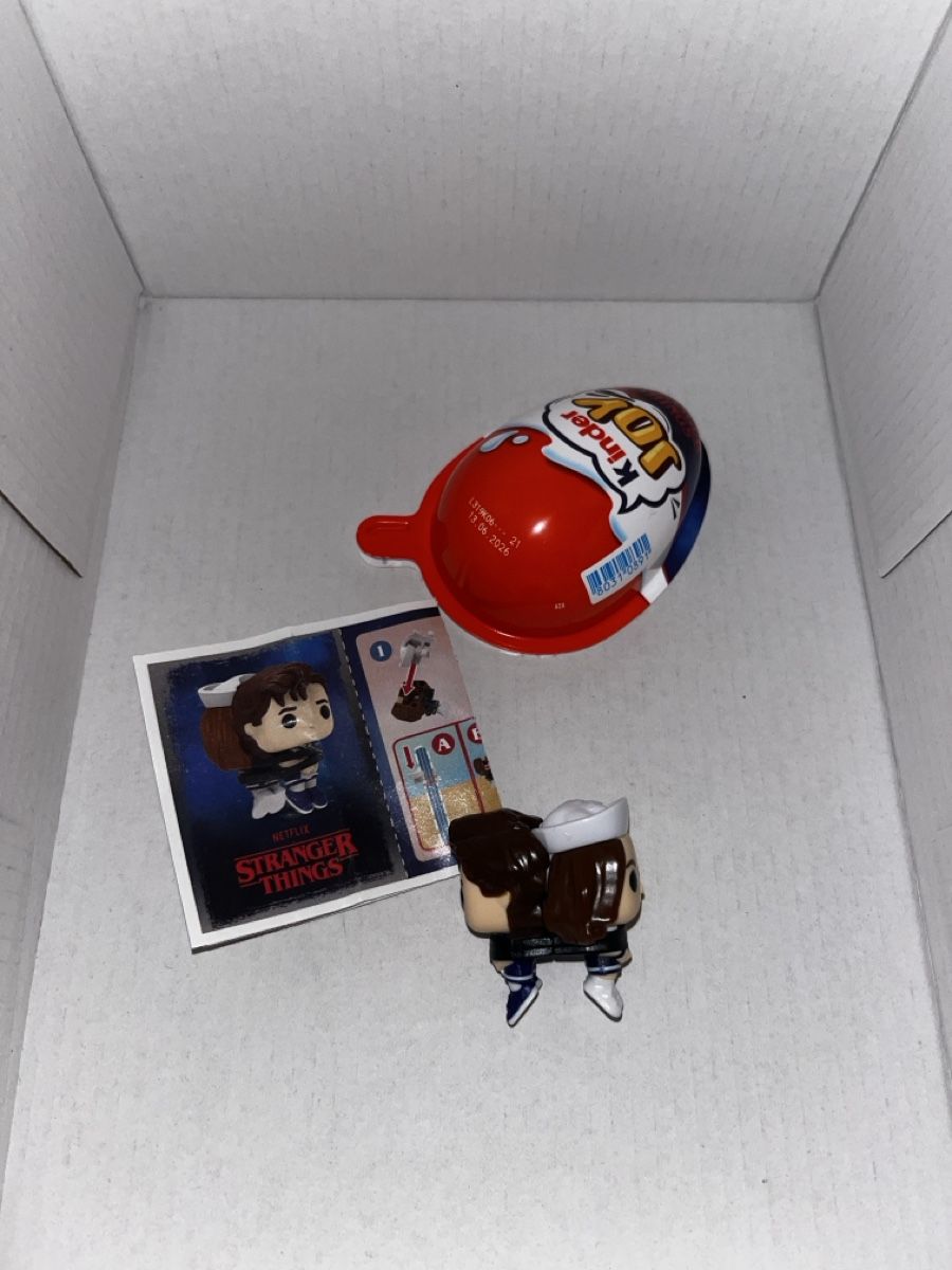 Kinder Joy Stranger Things Steve und Robin (Neu und originalverpackt ...