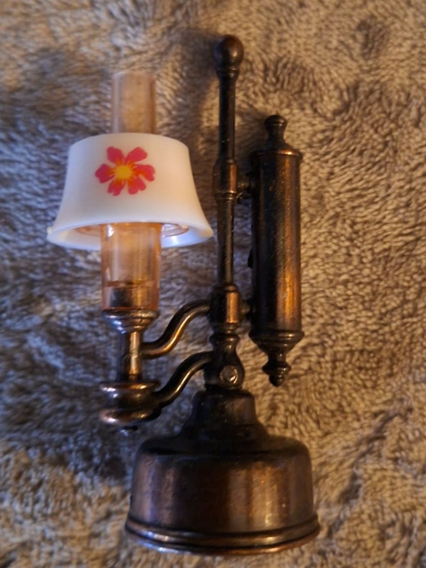 Älterer Lampen-Spitzer aus Metall auch fürs Puppenhaus (Neu (gemäss ...