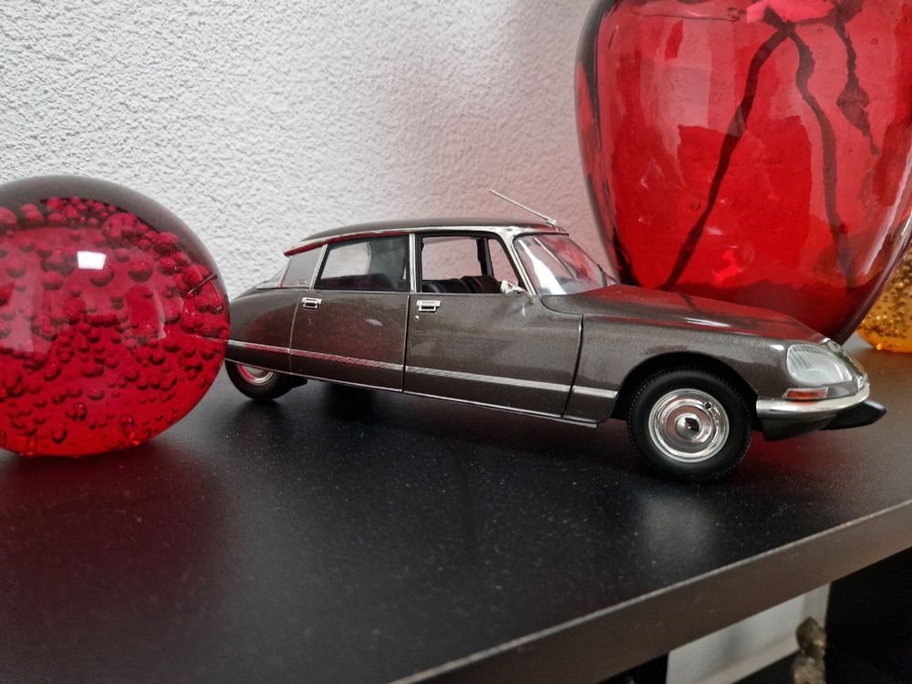 Citroën DS 23 Pallas Modellauto 1:18 von Norev (Gebraucht) in ...