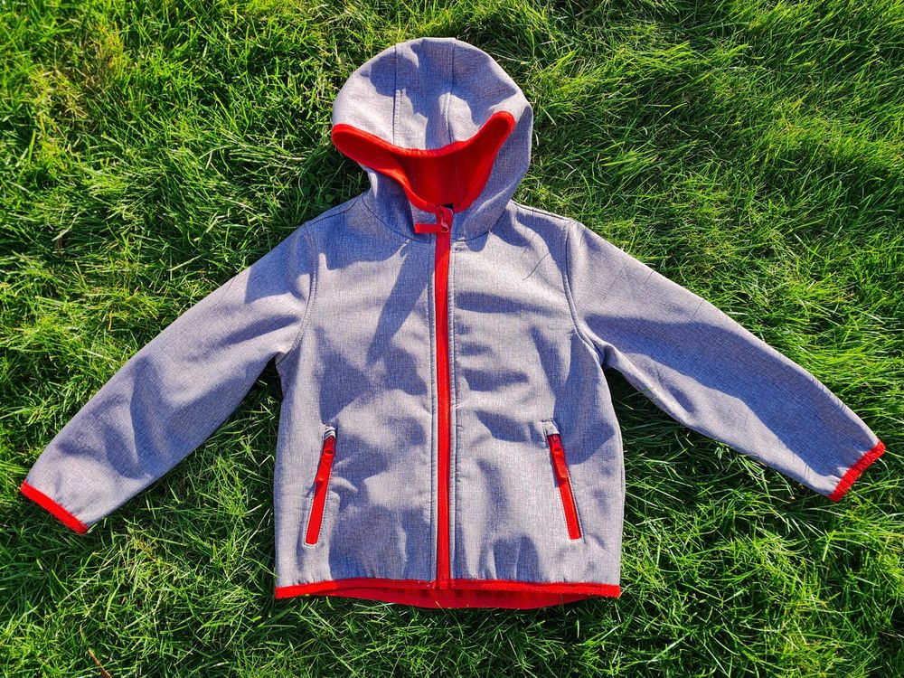 Softshell-Jacke 110/116 (Gebraucht) in Oberweningen für CHF 4 – mit Lieferung auf Ricardo kaufen