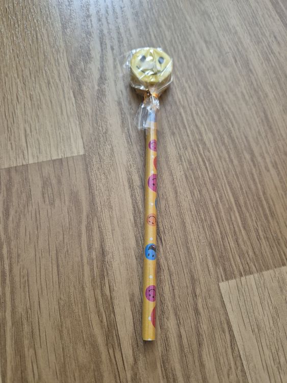 Smiley Bleistift mit Radiergummi (Neu (gemäss Beschreibung)) in ...