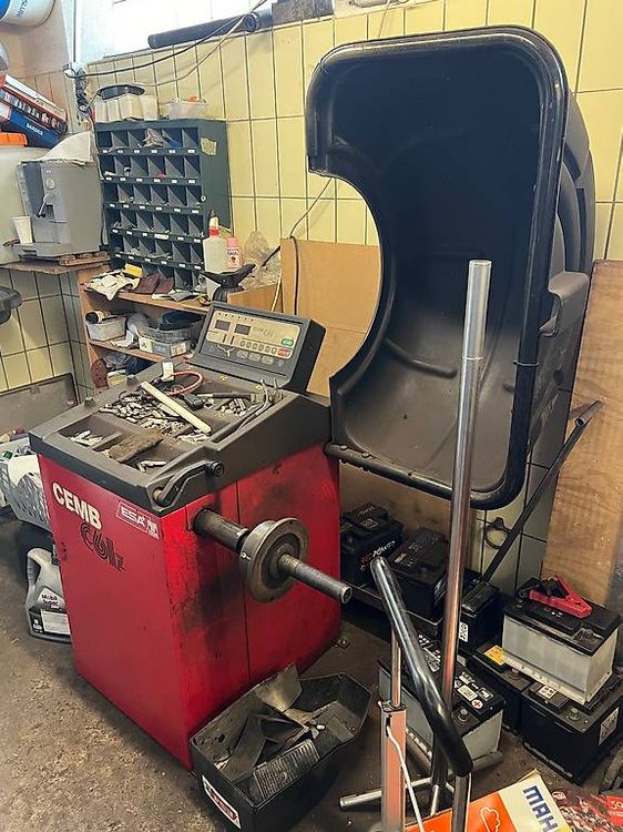 Auswuchtmaschine CEMB C61 & Montiermaschine Boxer Alpine4400 (Gebraucht) in Aefligen für CHF ...