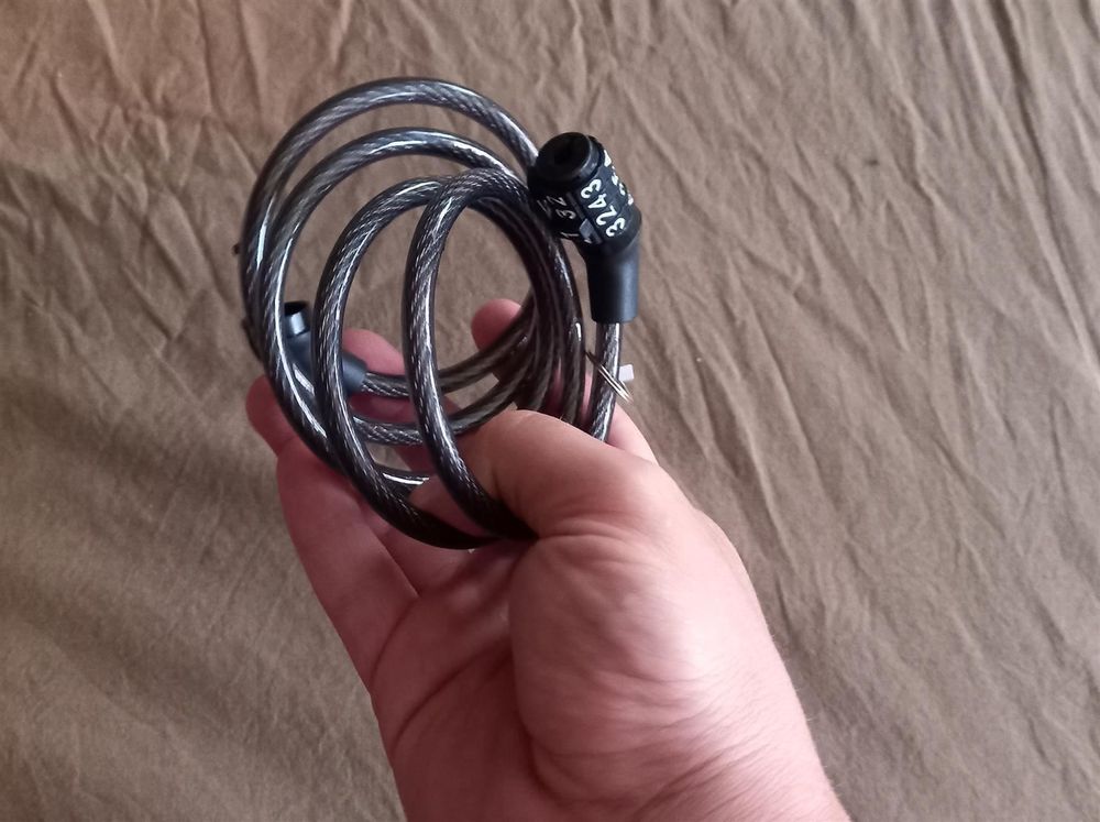 Vorhängeschloss mit 4 Ziffern - Cadenas à 4 chiffres (Neu und originalverpackt) in Bremblens für ...