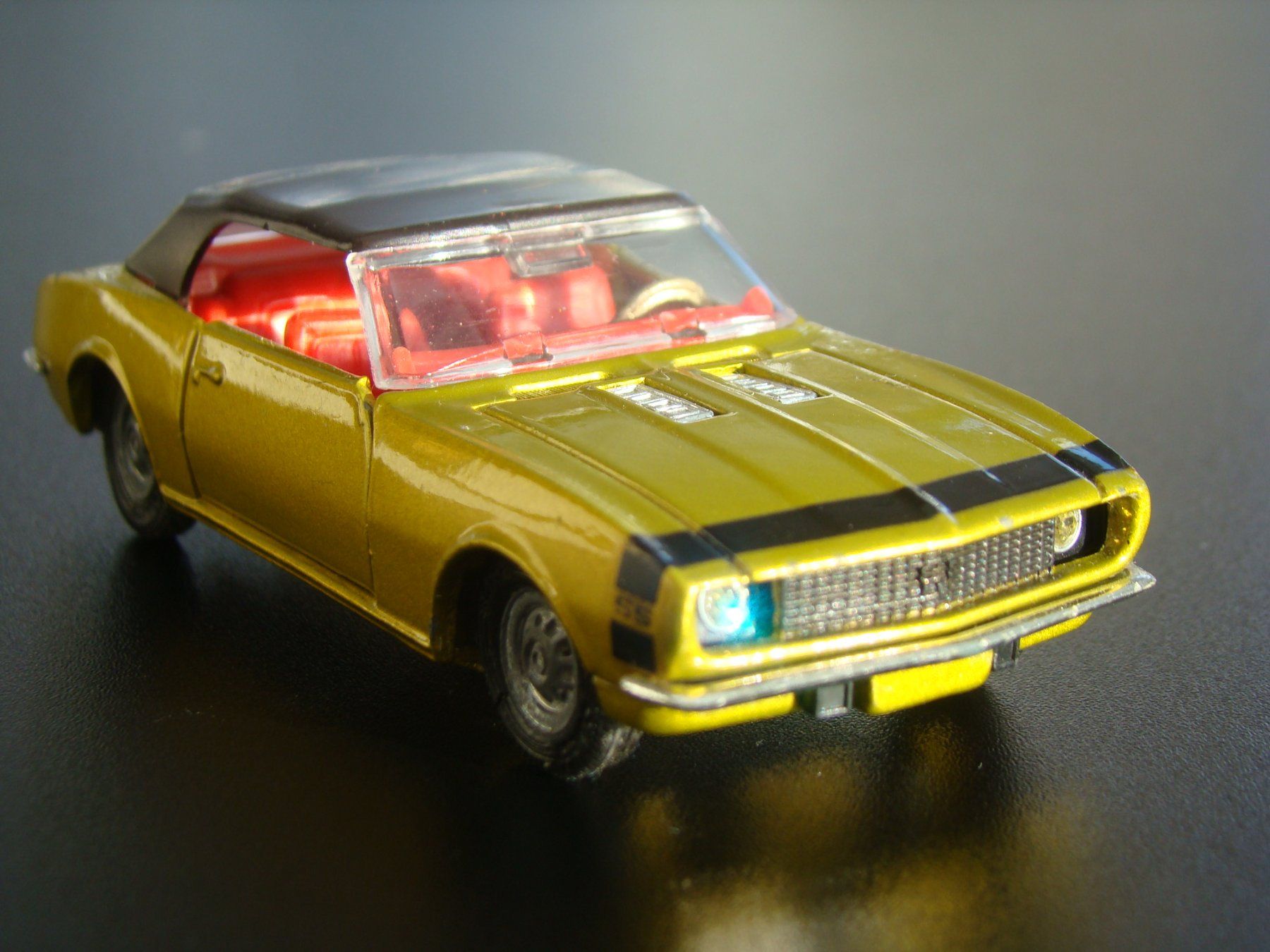 Corgi Chevrolet Camaro golden Jacks Nr 338 1:43 Metall (Gebraucht) in ...