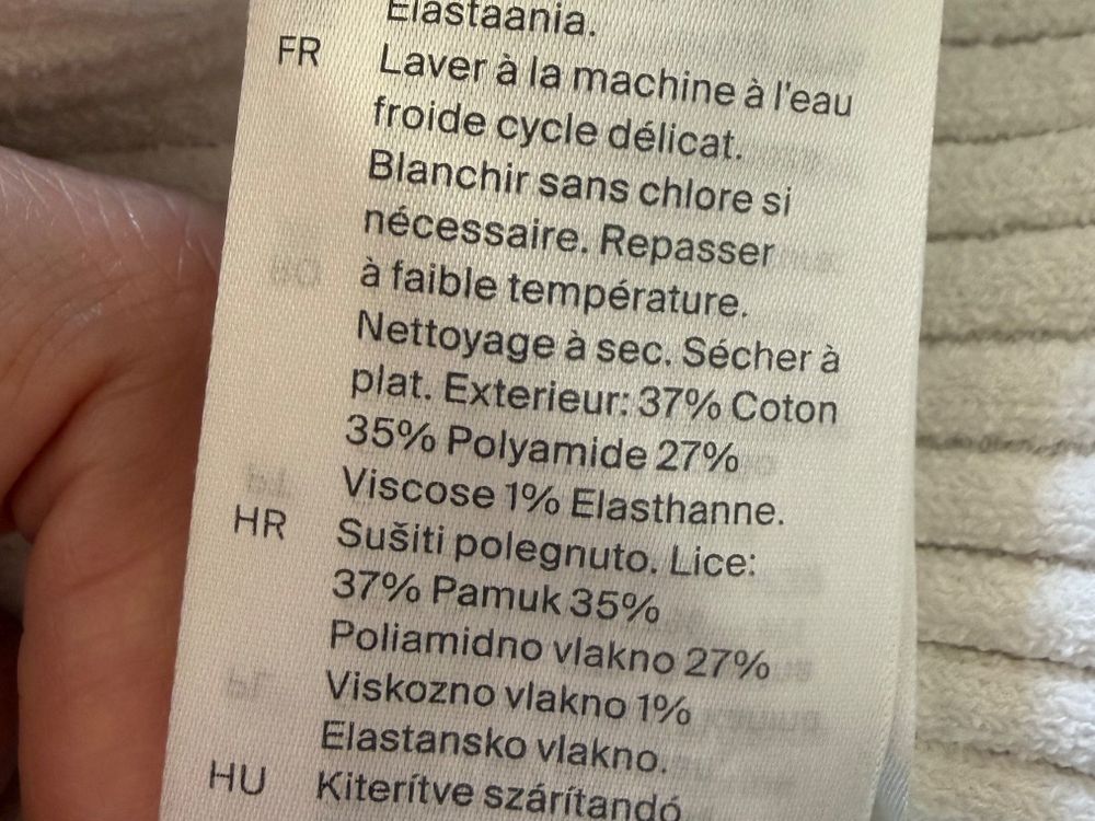 Robe COS (Gebraucht) in Courchapoix für CHF 40 – mit Lieferung auf ...