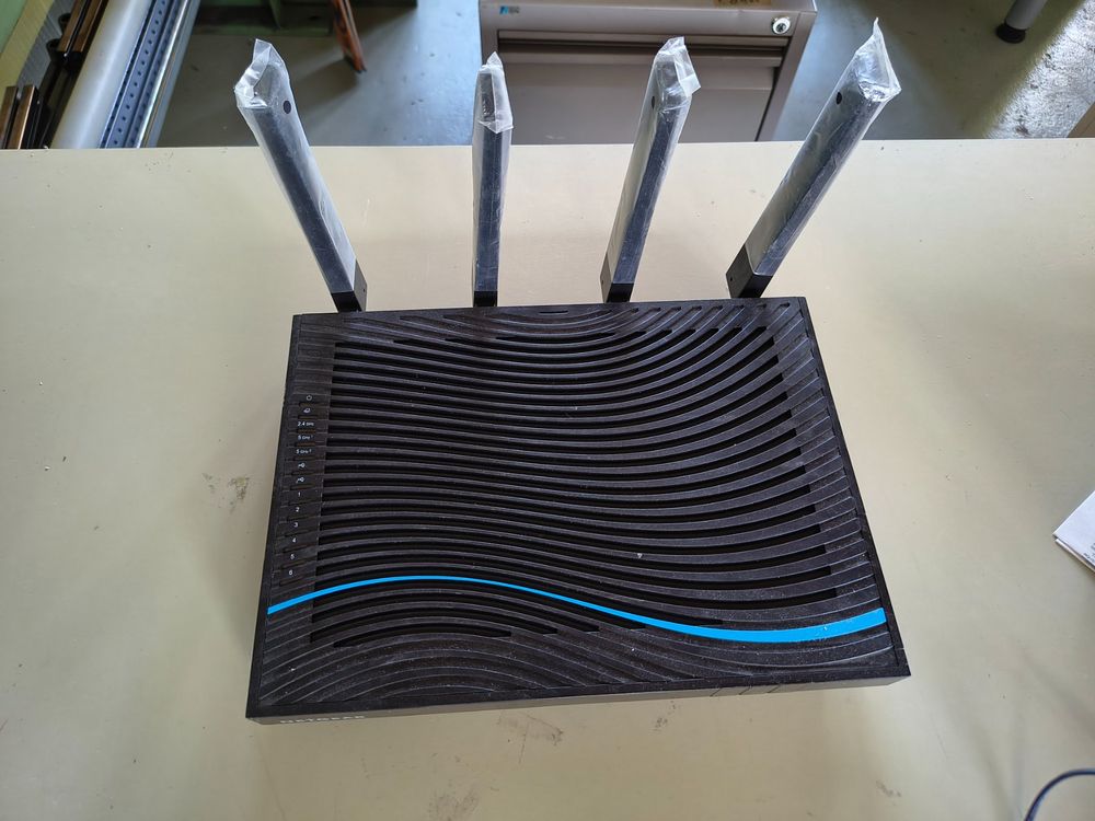 Netgear Nighthawk X8 (R8500) Router - Top Zustand! (Gebraucht) in ...