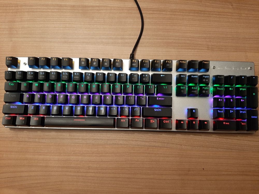 Zero X08 Gaming Tastatur beleuchtet - US Layout | Kaufen auf Ricardo