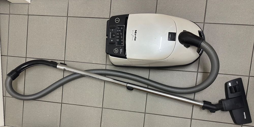 Miele Staubsauger (Gebraucht) in Wettswil für CHF 51 – nur Abholung auf ...