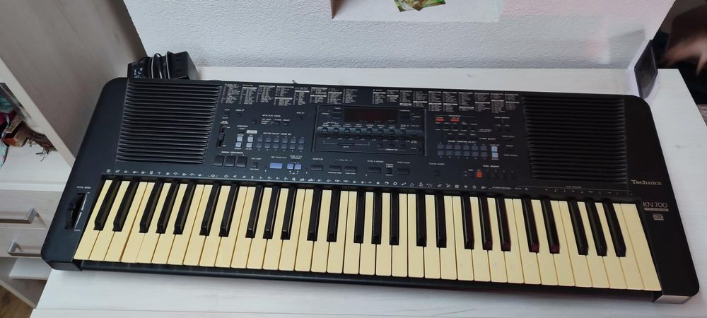Keyboard Technics KN 700 (Gebraucht) in Kleindöttingen für CHF 2 – nur ...