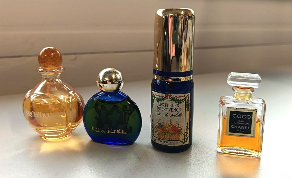 4x Vintage Miniatur Parfumset ( Chanel, Molinard usw) | Kaufen auf Ricardo
