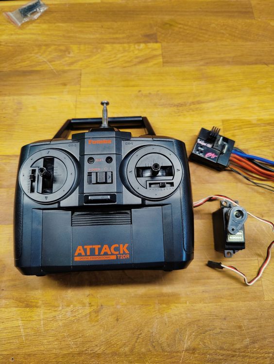 Futaba Attack T2DR + receiver + Servo | Acheter sur Ricardo