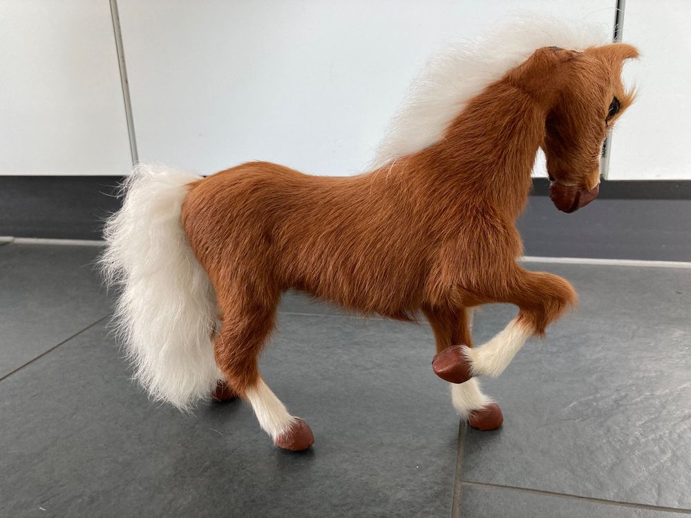 Pferd zum Aufstellen (mit Echthaar) (Gebraucht) in Unterentfelden für CHF 5 – mit Lieferung auf ...