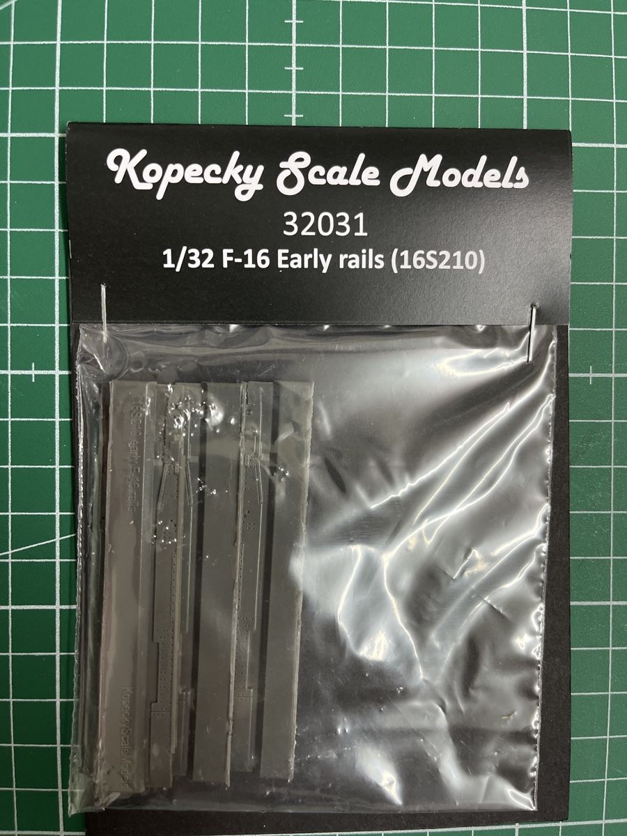 Kopecky Scale Models 32031, 1/32 F-16 Early Rails (16S210) (Neu (gemäss ...