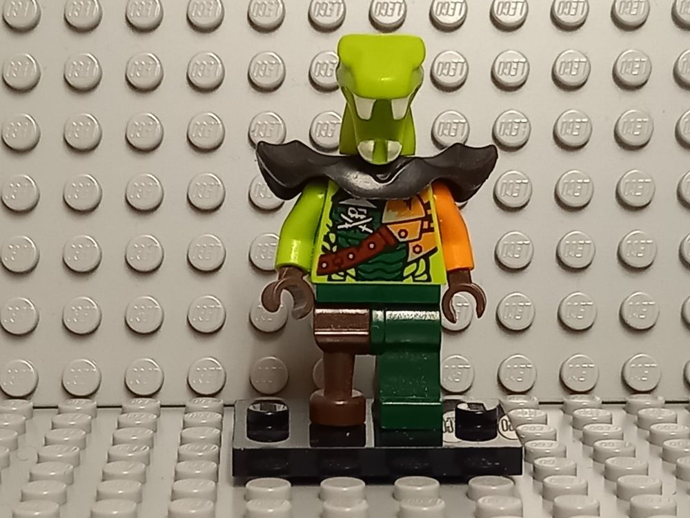 Lego Minifigur Ninjago njo238 Clancee - Shoulder Armor (Gebraucht) in ...