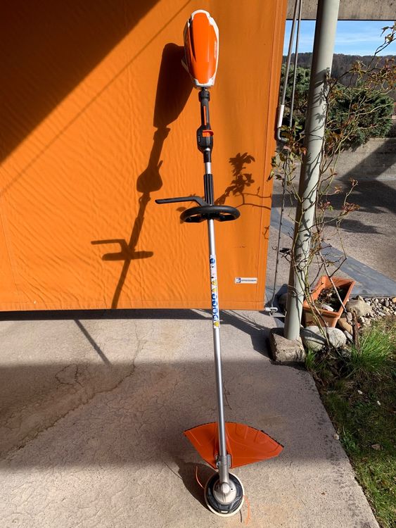 Stihl Motorsense FSA130R und Gürteltasche neuwertig + Accu. (Gebraucht ...