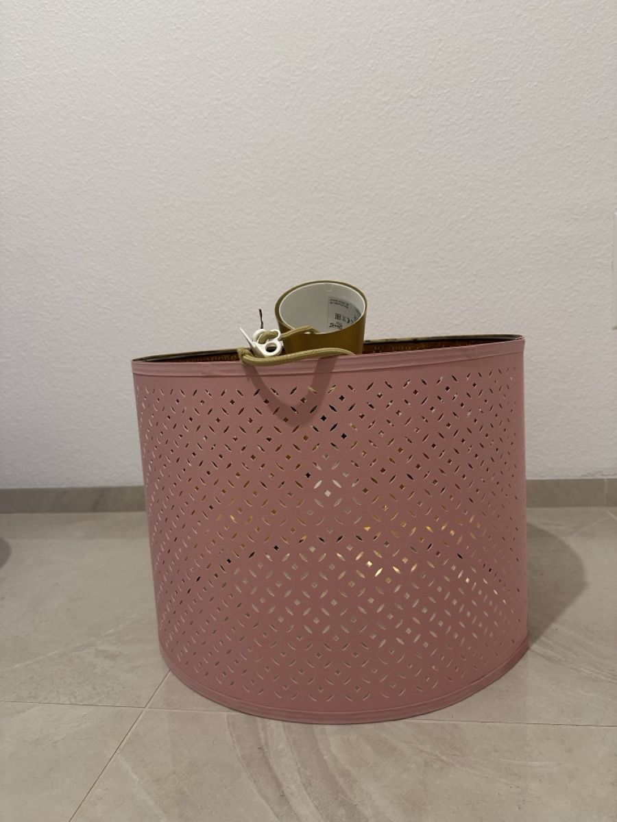 Trendige Lampe in Rosa - Perfekt für dein Zuhause! (Gebraucht) in ...