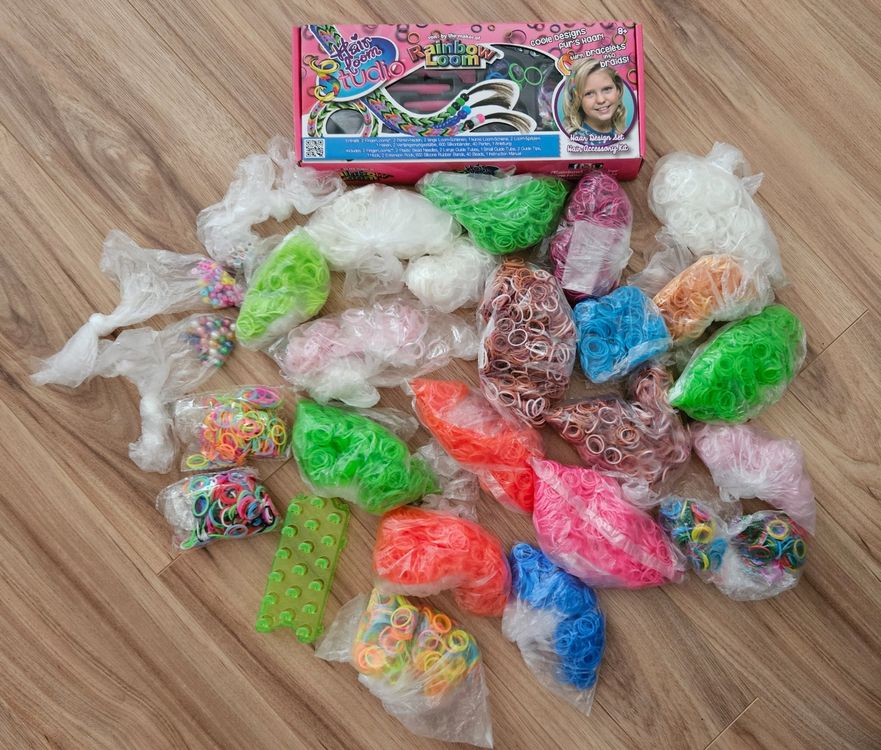 Raindbow Loom Hair loom Studio inkl. weiteren Sachen (Gebraucht) in ...