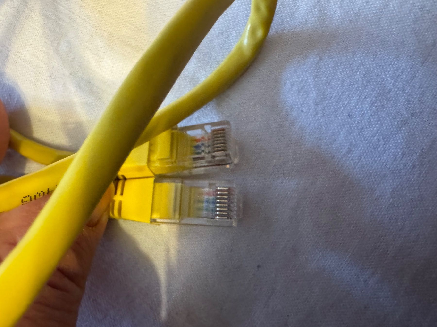 Câble Ethernet RJ45 jaune, 1.5m, parfait état! (406) (D'occasion) à la ...