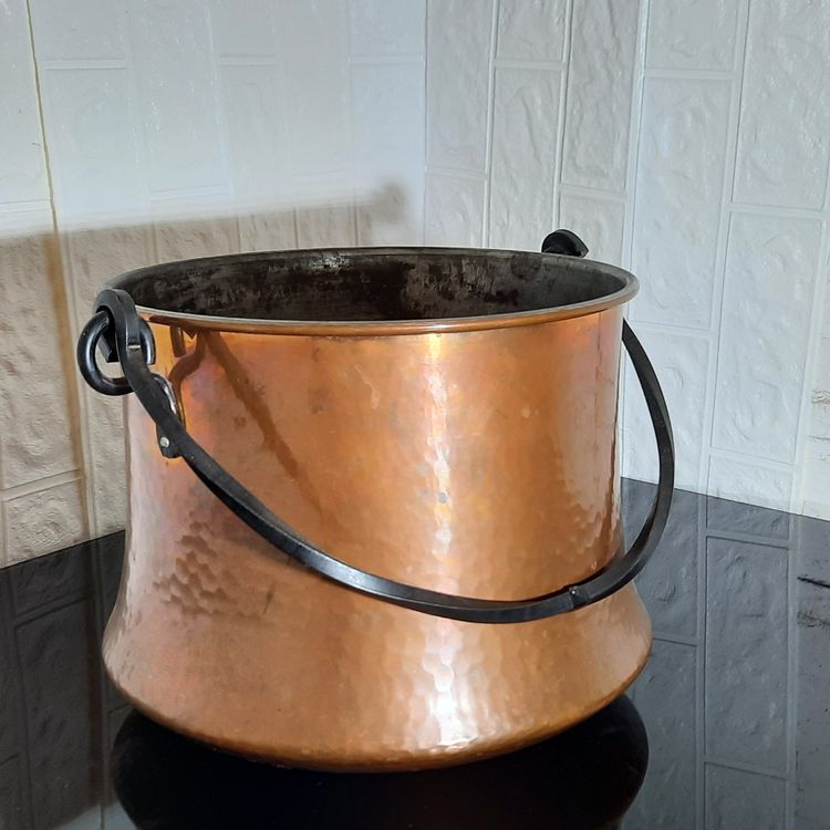 Edler Kupfertopf mit eingedrehtem Henkel (Gebraucht) in Unterägeri für CHF 389 – mit Lieferung ...