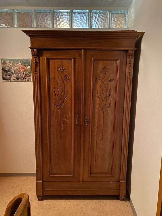 Wunderschöne Alter Schrank Zu Verschenken Ebenbild