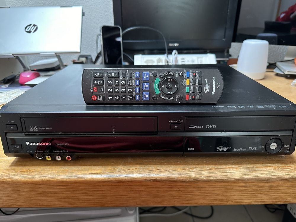 Panasonic DMR-EZ49V VHS DVD Recorder (Gebraucht) in Olivone für CHF 125 ...
