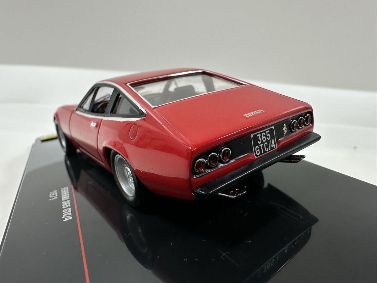 1971 Ferrari 365 GTC/4 1:43, rot, inkl. Acrylbox, IXO (Neu (gemäss ...