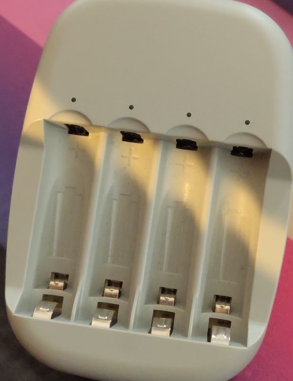 Ikea 4A und 3A Batterie Ladestation (Gebraucht) in Bern für CHF 1 – nur ...