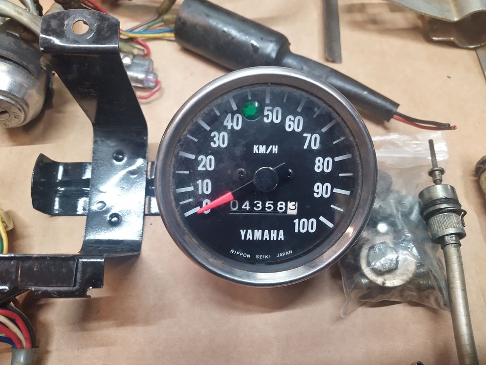 Yamaha Ft1 und gt50 Oldtimer Teile Tacho, Lampe, etc (Gebraucht) in Goldau für CHF 100 – mit ...