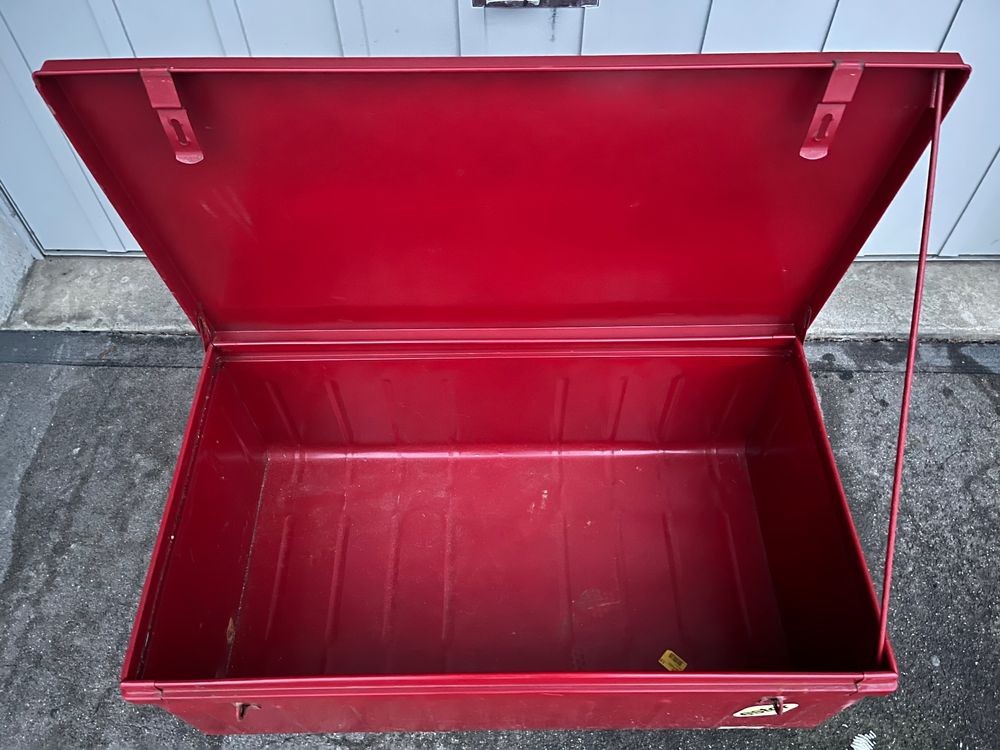 Metall Box (Gebraucht) in Lustmühle für CHF 4 – nur Abholung auf ...