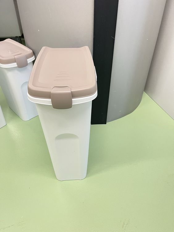 Futtercontainer 40L (Neu (gemäss Beschreibung)) in Binningen für CHF 20 – nur Abholung auf ...