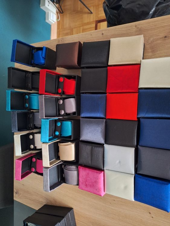 lot de 29 cravates et 3 noeuds papillon (Neuf avec emballage d'origine ...