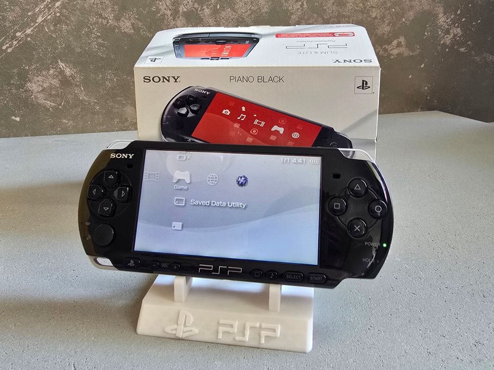 Sony PSP‑3004 Slim + Charger + Box (Gebraucht) in Meyrin für CHF 120 ...