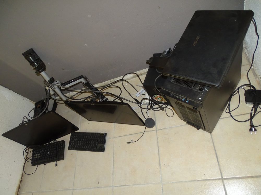 Laptop Computer Gaming PC Set mit Monitor Bildschirm (Gebraucht) in ...