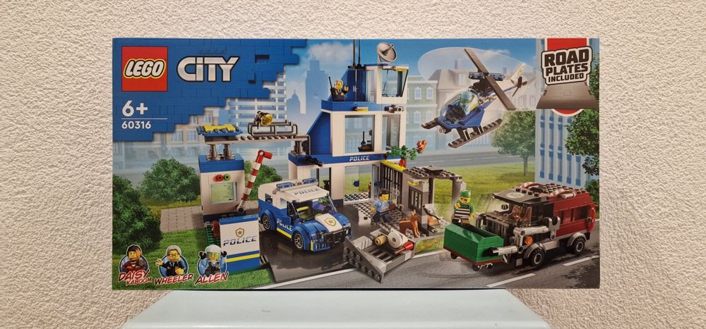 Lego 60316 City Police Station (Neu und originalverpackt) in Echichens ...
