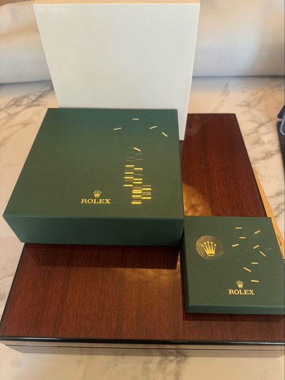 Set of 2 Rolex boxes (Gebraucht) in Commugny für CHF 2 – mit Lieferung auf Ricardo kaufen