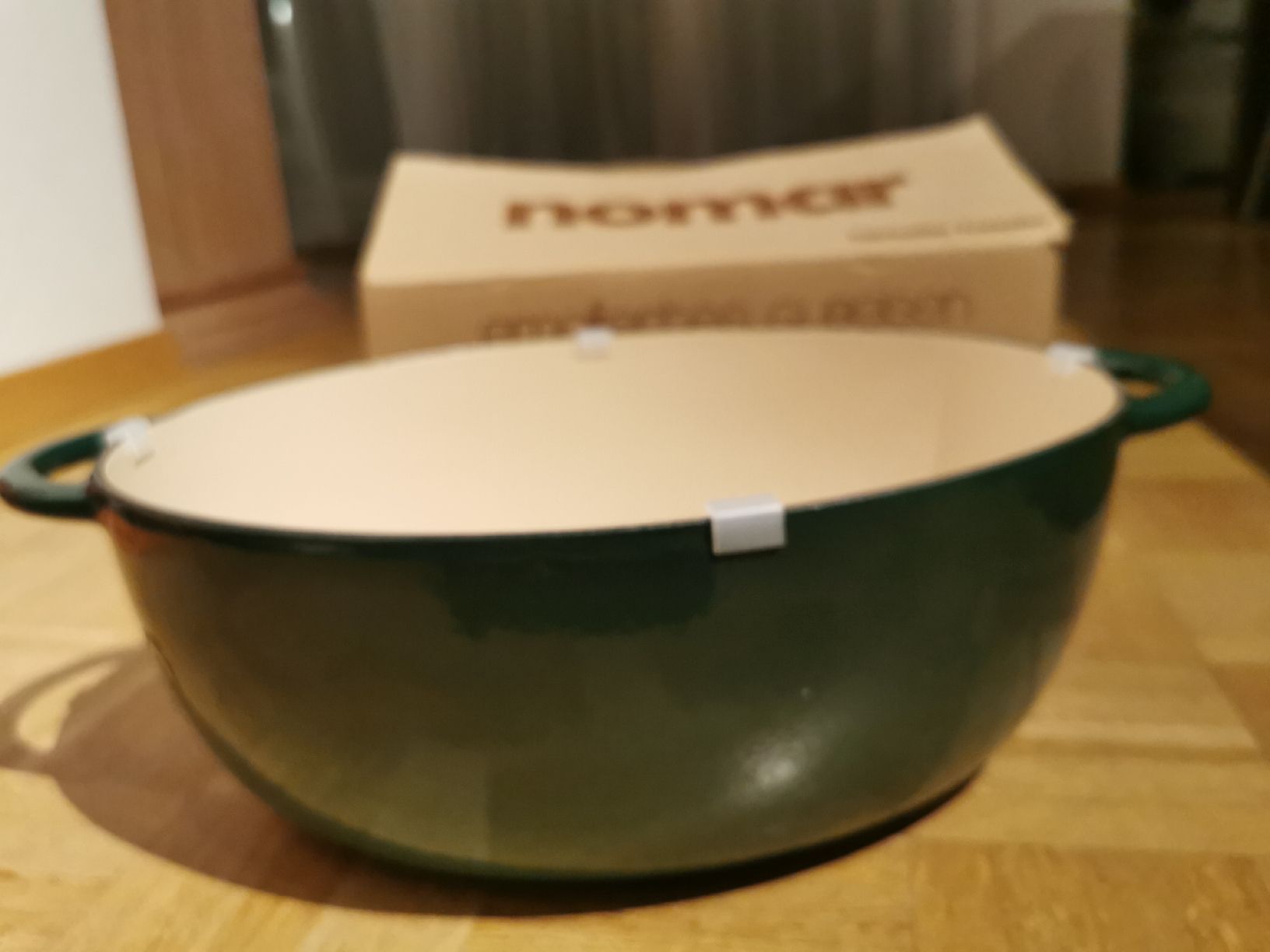 Cocotte ovale NOMAR, fonte émaillée, Neuve (léger défaut) (Defekt) in ...