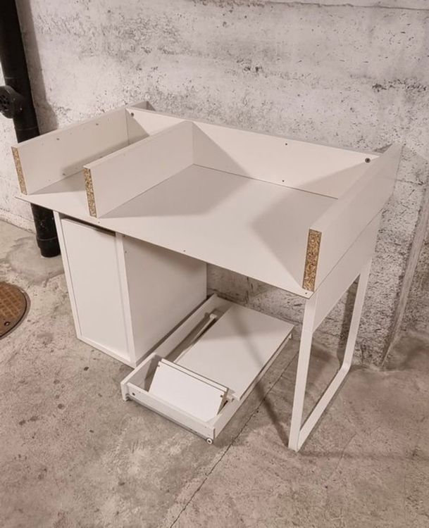 IKEA MICKE Schreibtisch mit Aufsatz – Weiss – guter Zustand (Gebraucht ...