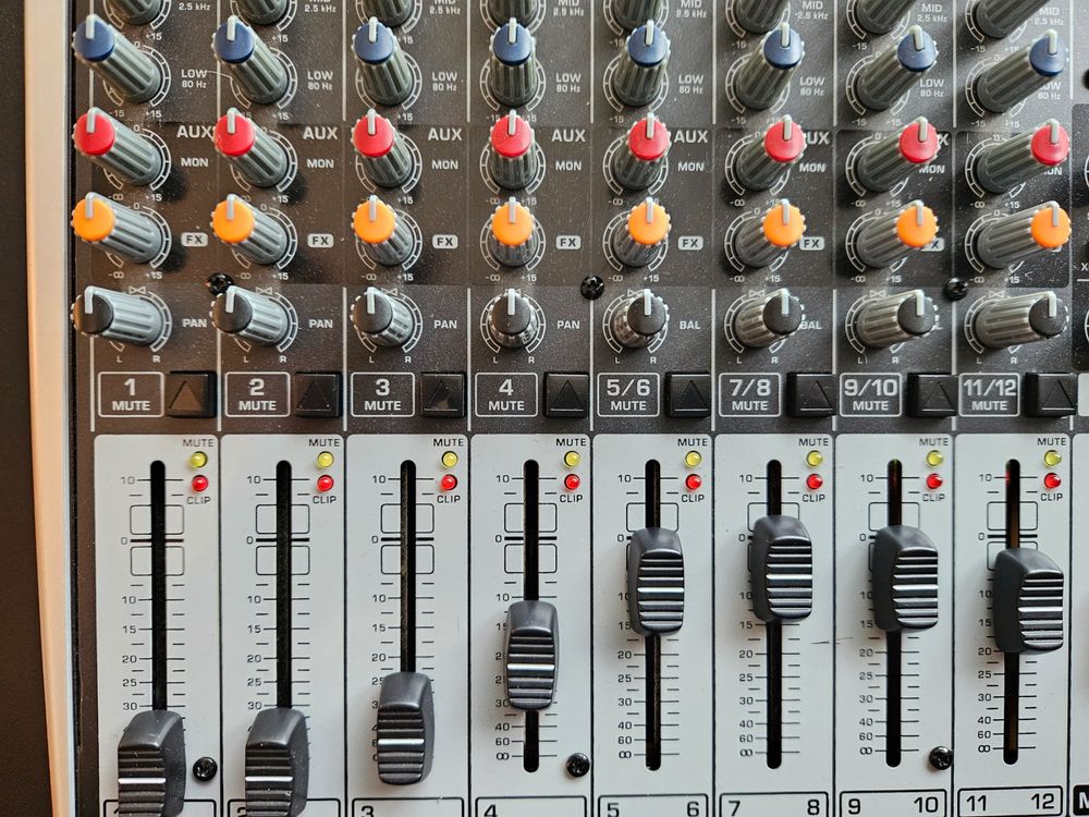 Behringer Xenyx X1222 USB - 1A Zustand (Gebraucht) in Staufen für CHF ...