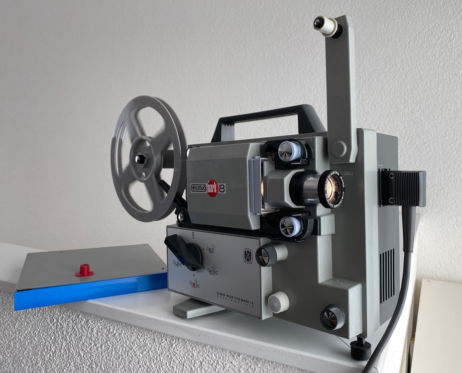 Super 8 Filmprojektor „eumig mark 8“ (Gebraucht) in Thun für CHF 139 – mit Lieferung auf Ricardo ...
