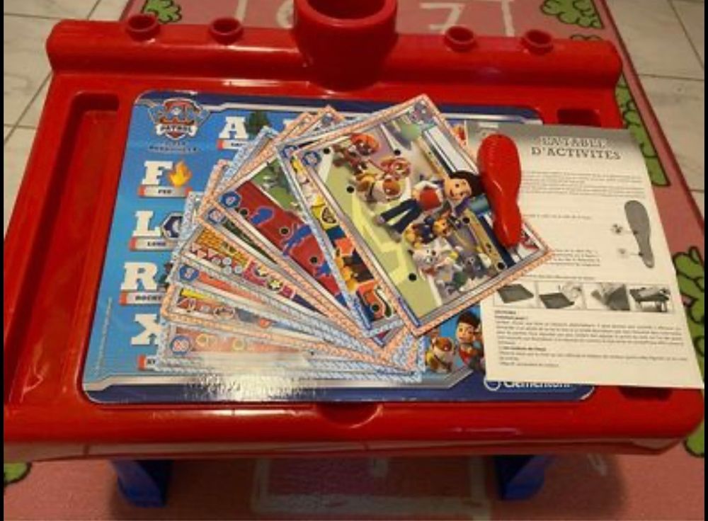 Table pat patrouille (Gebraucht) in Versoix für CHF 5 – mit Lieferung ...