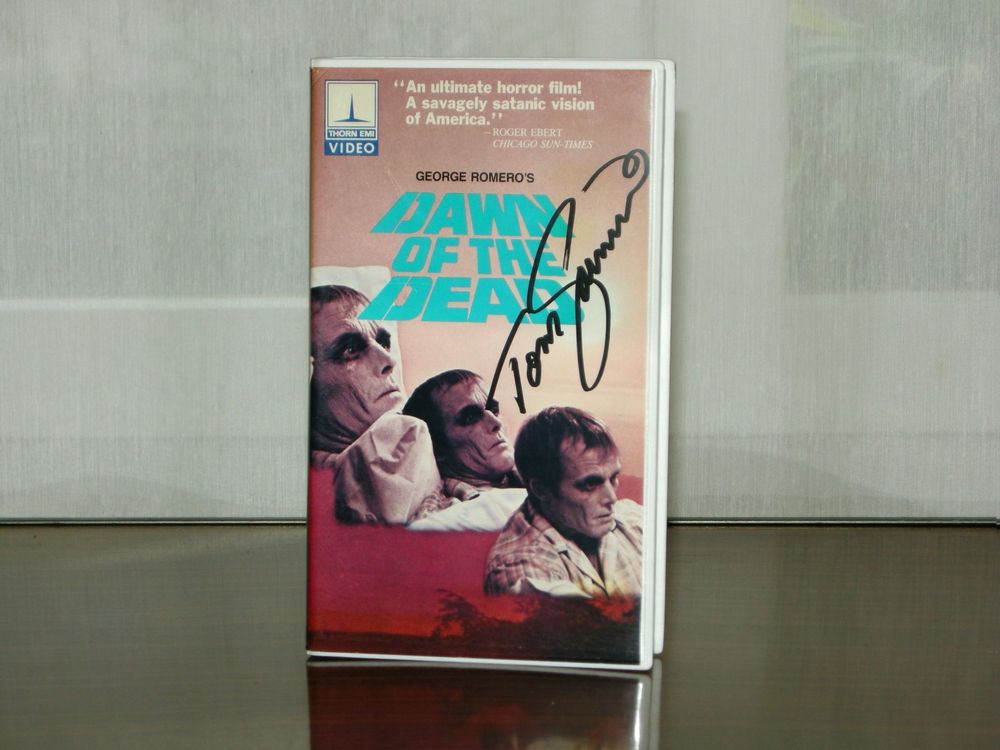 George Romero's Dawn of the Dead VHS / Signiert / Zombie (Gebraucht) in ...