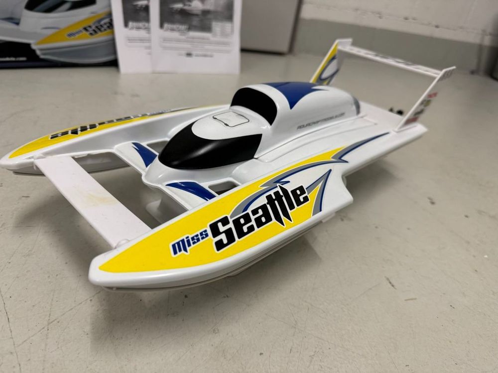 Hydroplane RC Rennboot Miss Seattle (Gebraucht) in Basel für CHF 78 ...