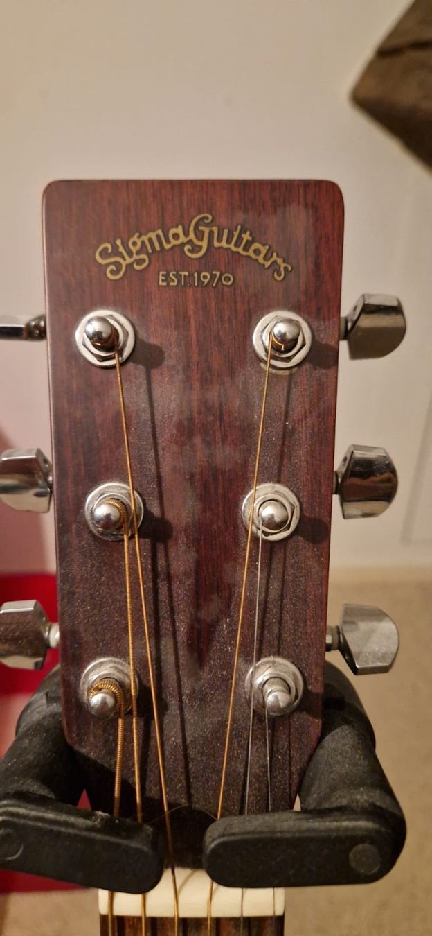 Guitare acoustique Sigma (folk/dreadnought) + housse – comme (D ...