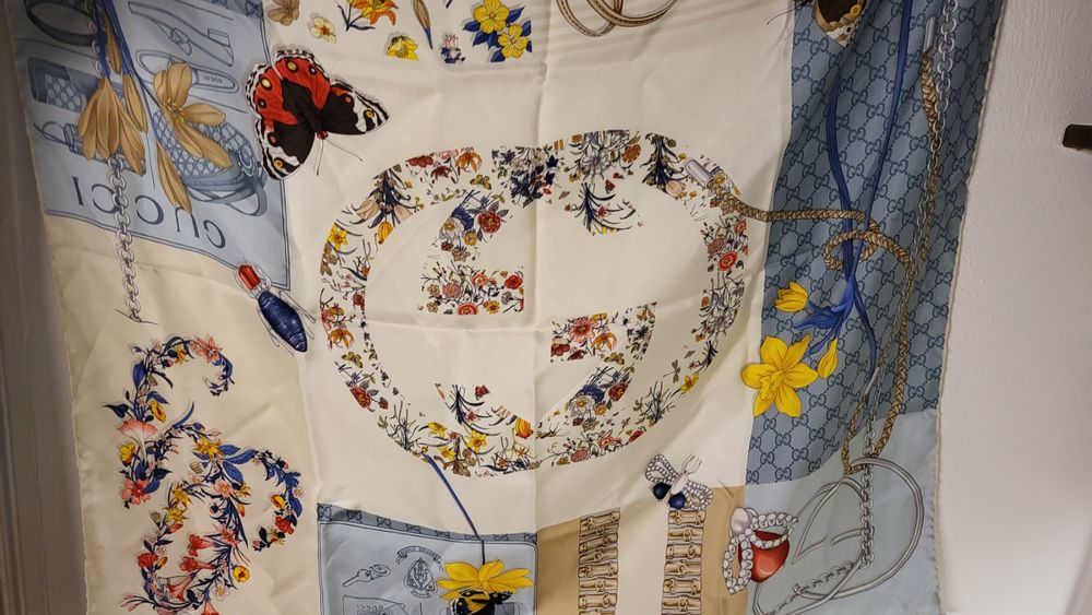 Gucci Foulard (Gebraucht) in Safnern für CHF 141 – mit Lieferung auf ...