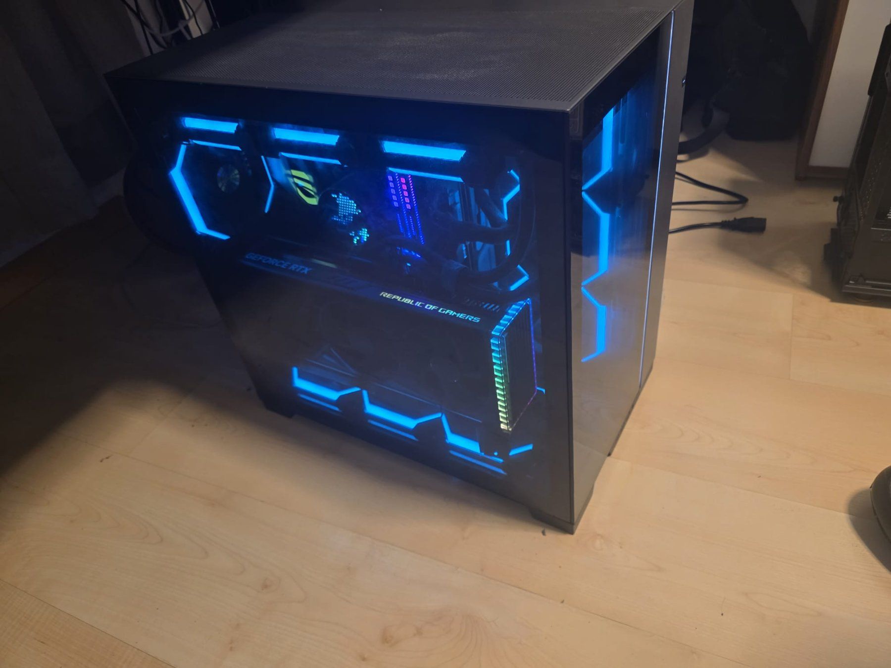 Gaming PC Intel 13th Gen i9-13900k / Asus RTX 4080 Strix (Gebraucht) in ...