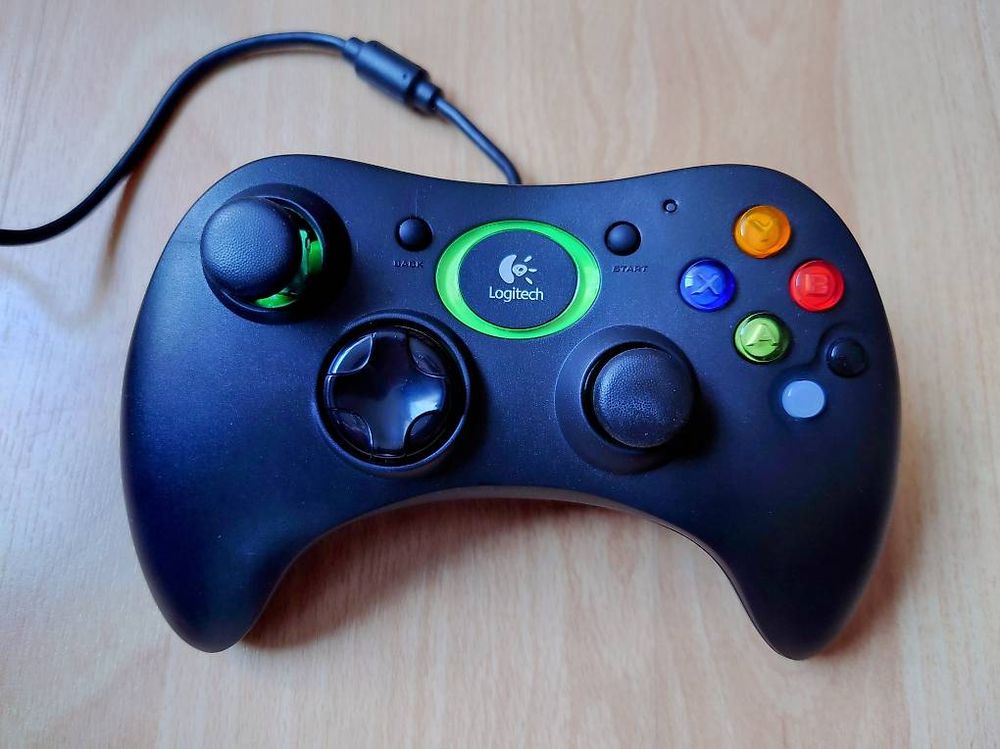 XBOX Controller Logitech (Gebraucht) in Leuzigen für CHF 28 – mit Lieferung auf Ricardo kaufen