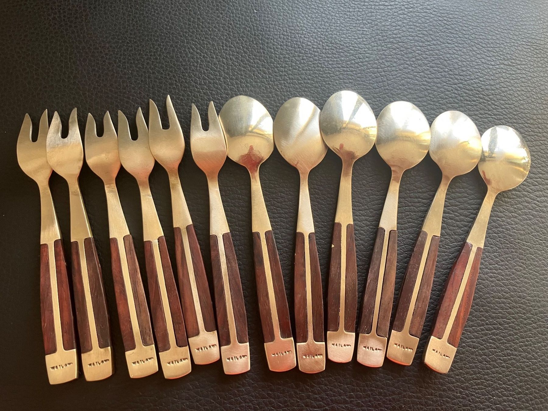 12 pièces de couverts vintage en broze avec manche bois (Gebraucht) in ...