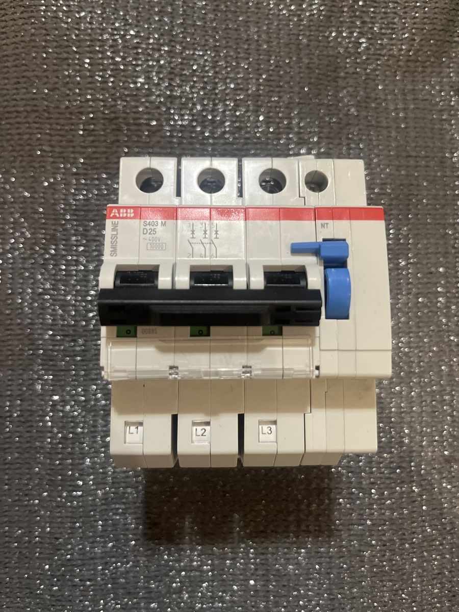 Leitungsschutzschalter ABB SmissLINE 25A D (Gebraucht) in Hölstein für CHF 15 – mit Lieferung ...