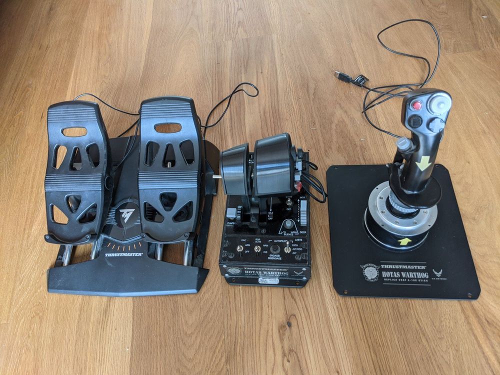 TM Hotas Warthog Controller + Pedale (Gebraucht) in Adliswil für CHF ...