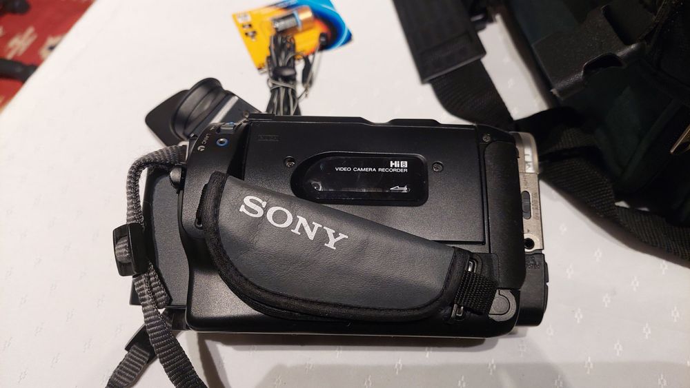 Sony 330x Digital Zoom CCD-TR516E PAL Hi8 Camcorder (Gebraucht) in ...